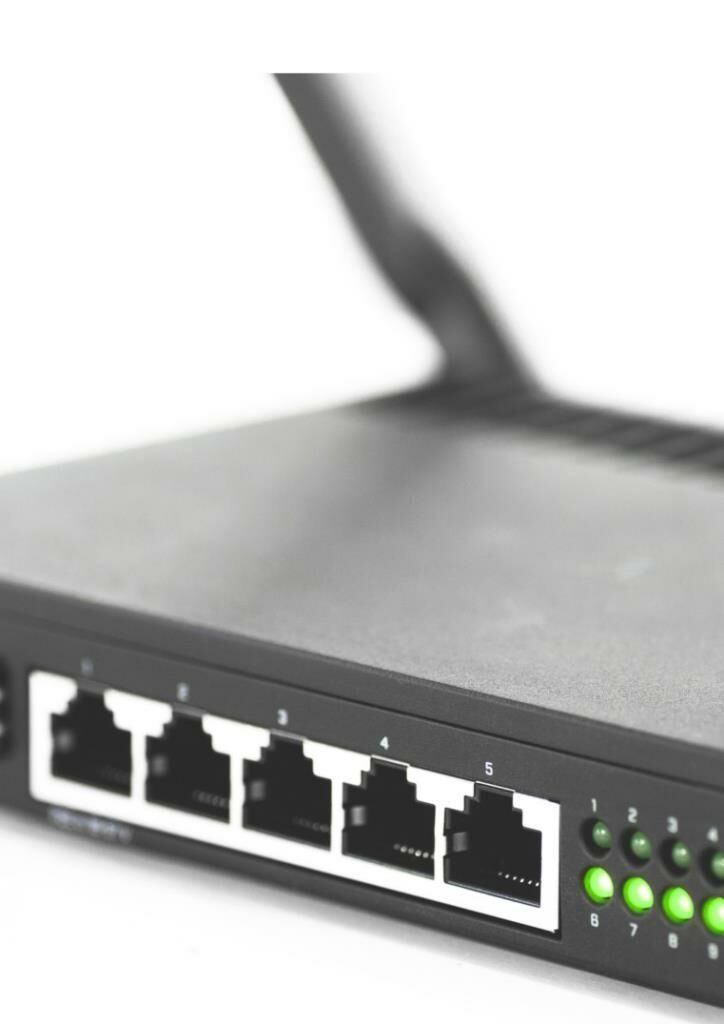 Mikrotik RB4011iGS+5HacQ2HnD-IN Router / Firewall / Hotspot Mikrotik RB4011iGS+5HacQ2HnD-IN Router / Firewall / Hotspot